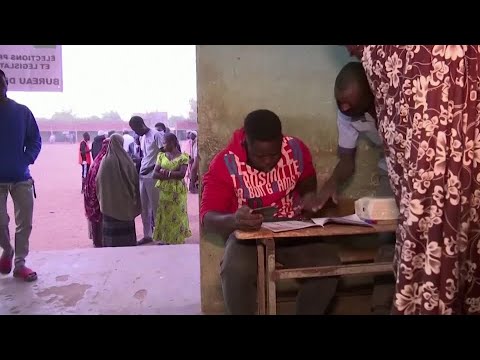 Burkina Faso votes in the shadow of violence