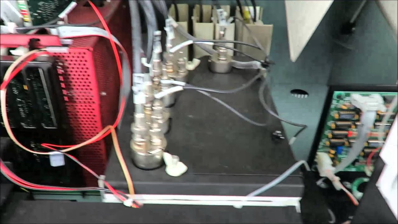 BD FACSCalibur Flow Cytometer - YouTube