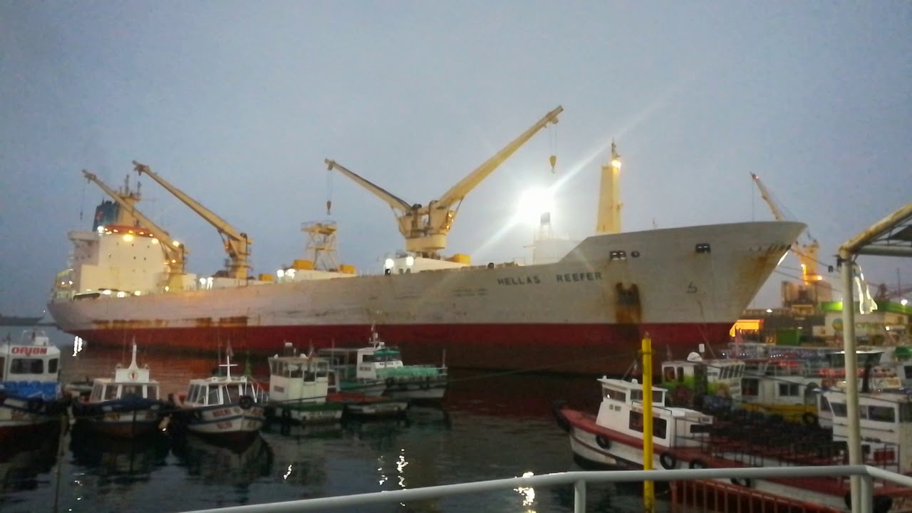 #TCVAL Impresionante Buque Frutero (HELLAS REEFER) en sitio 6 ...