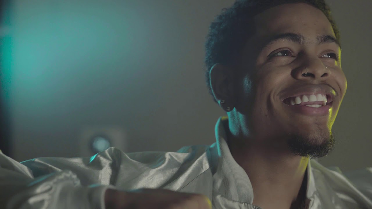 Mechie So Crazy "Wake Up" Official Video - YouTube