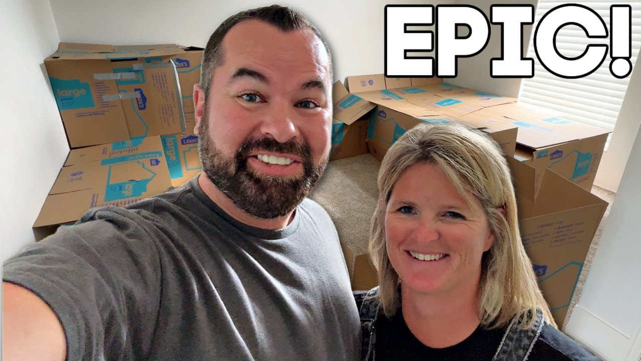Building Epic Cardboard Fort With My Bestie - YouTube