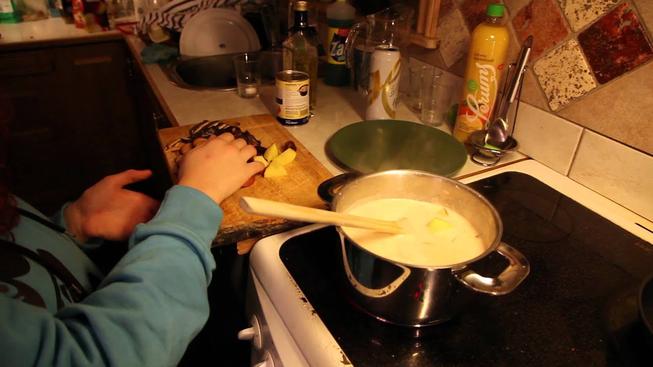 Dwarven Meal Time: Epic Beer Drinking and Dragon Stew! - YouTube