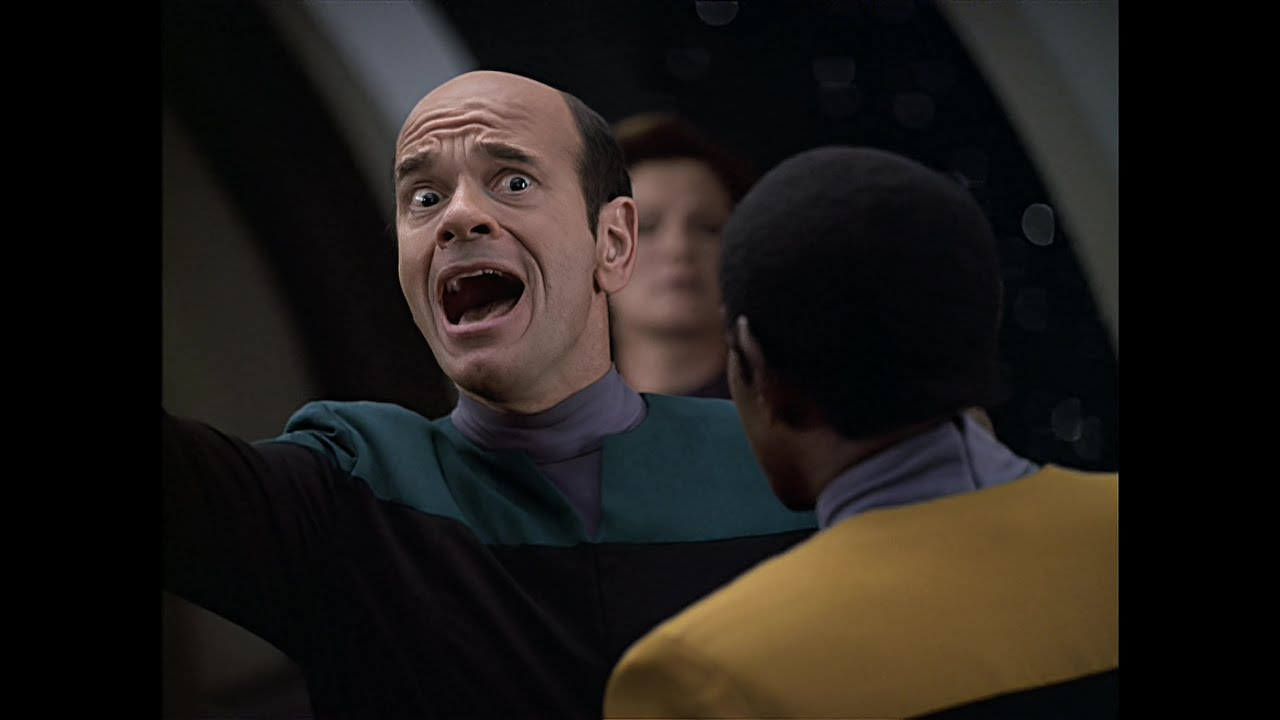 Star Trek Voyager "Tinker Tenor Doctor Spy" first scene - Doctor Sings ...