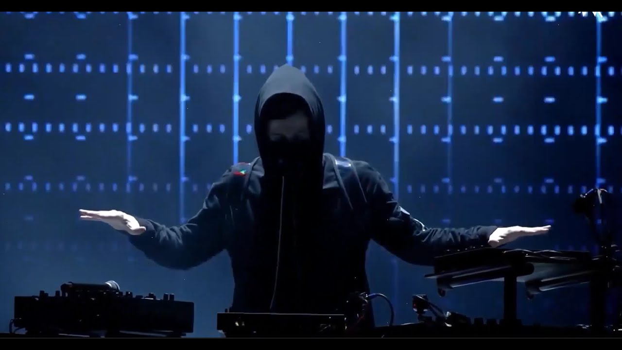 Alan Walker - Live Performance - Spectre, Play, On my way, Faded - 2020 ...