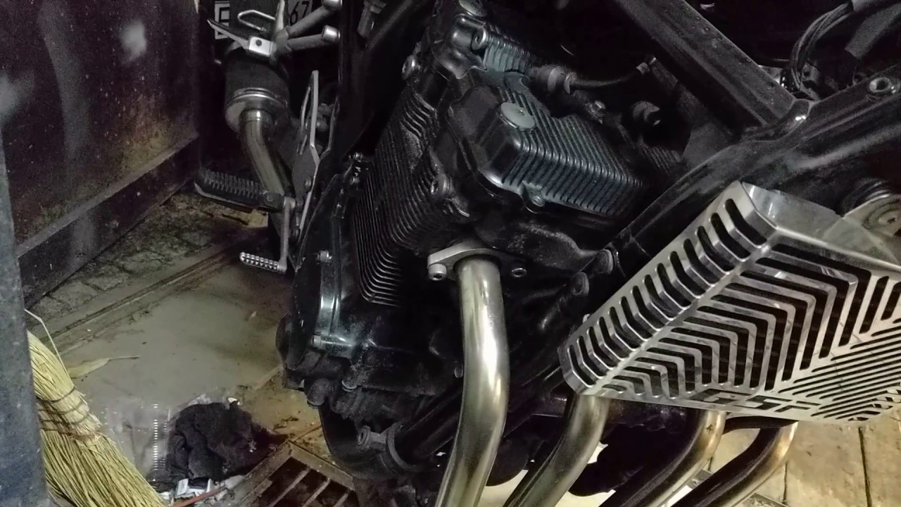 Suzuki GSF 650 - clicking noise in the engine - YouTube