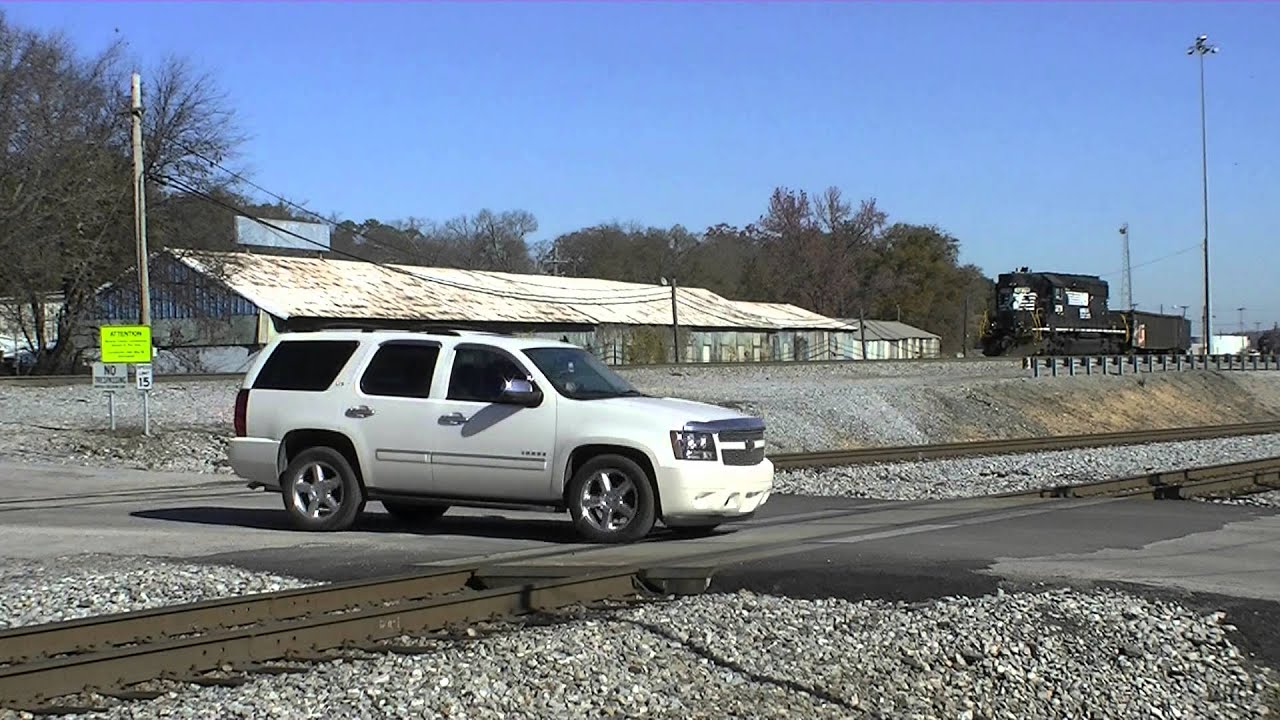 NS 3278 Leads NS AB06 Irondale AL. 11-29-12 - YouTube