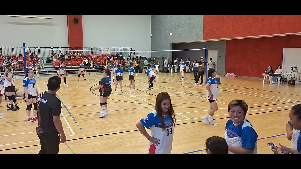 Bum Squad vs Sassy Spikers - YouTube
