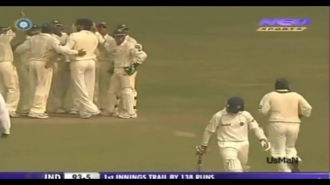 Top 10 Weird Bowling Actions In Cricket Youtube