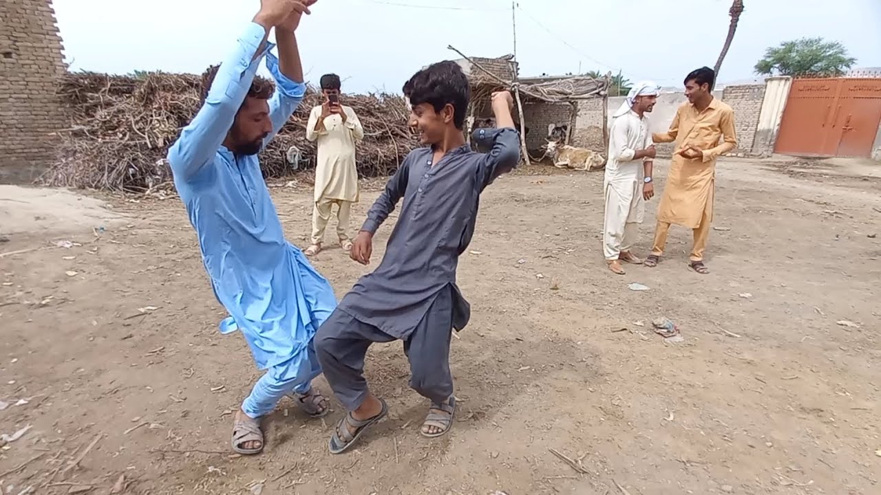 Pakistani Beautiful Boy Dance||Mehak Malik Ka Larky Kay Sath Muqabal ...