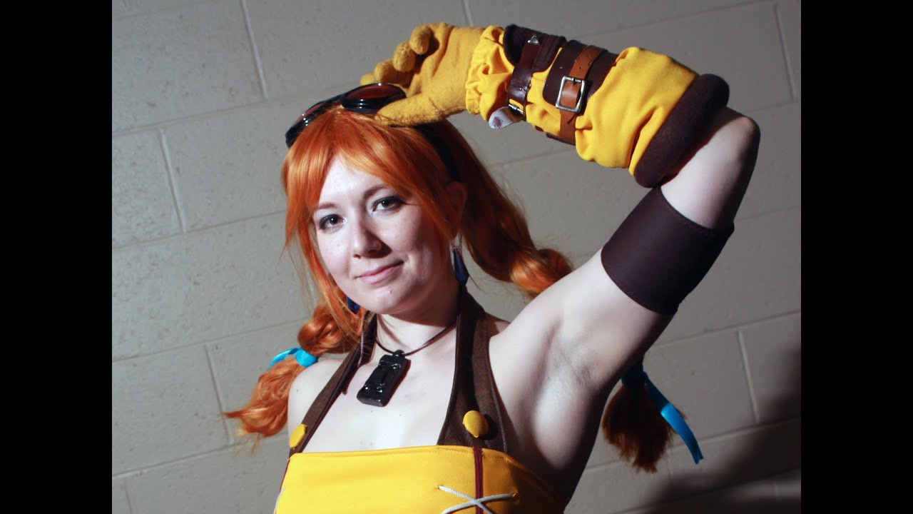 AIKA! Ashley Riot's Skies of Arcadia Cosplay at Anime Boston 2014 - YouTube