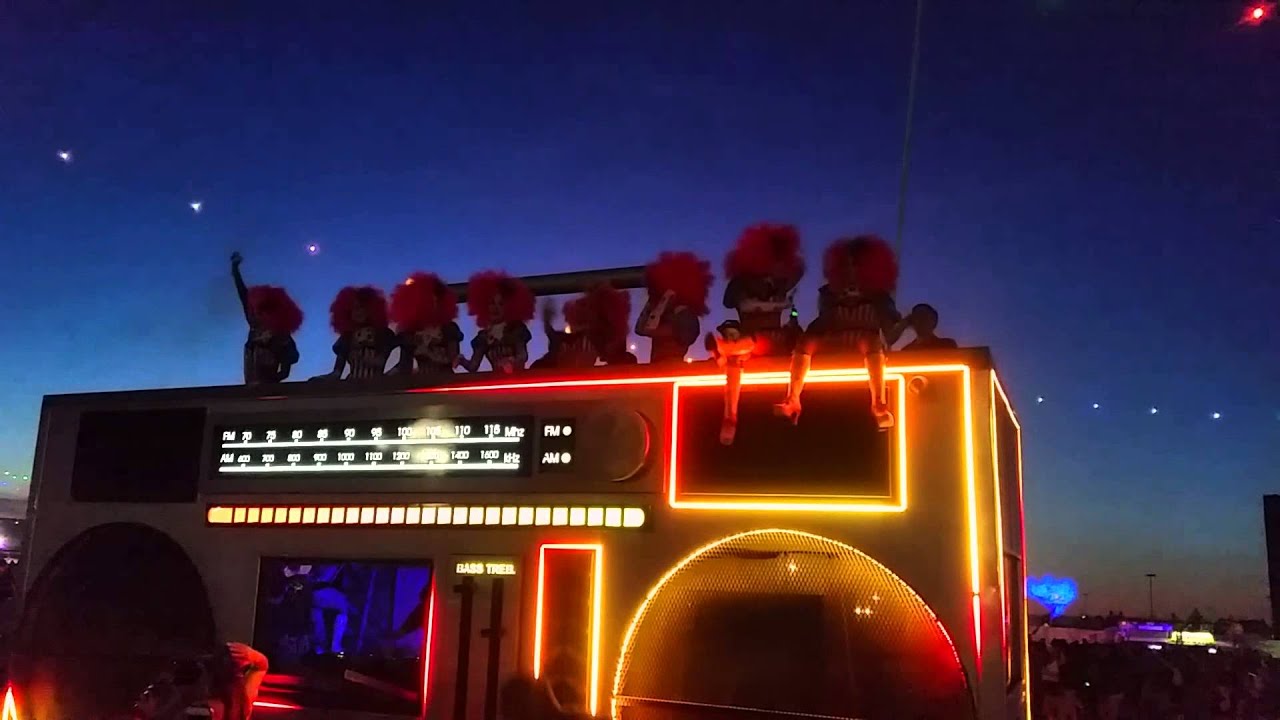 EDC NJ 2015 Rave Clowns #1 - YouTube