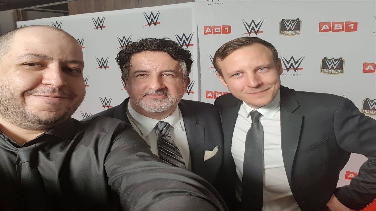Je pose la question ultime à Christophe Agius lors de WWE Paris ! - YouTube