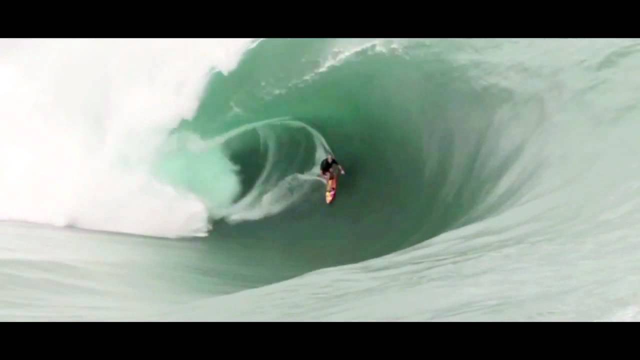 Teahupoo Code Red Record Breaking Swell 08.27.11 - YouTube
