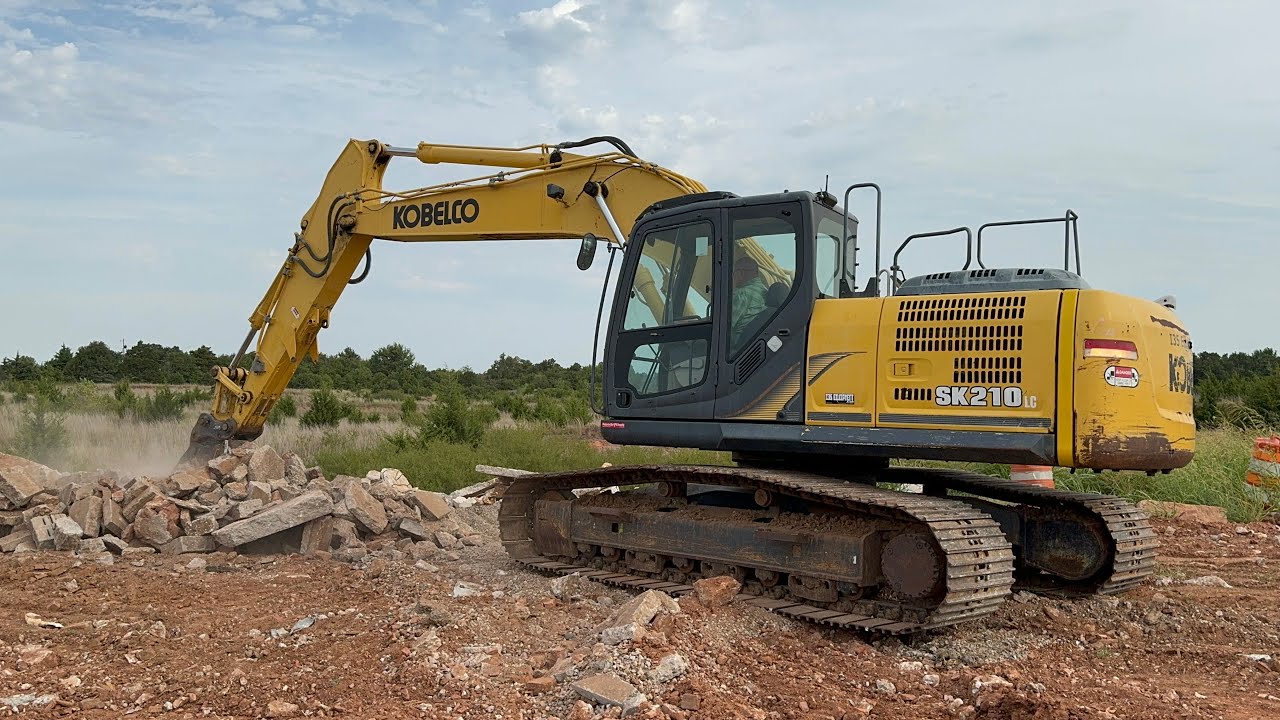 Used Kobelco 210 Excavator With JRB Quick Attach & Hino Diesel For Sale ...