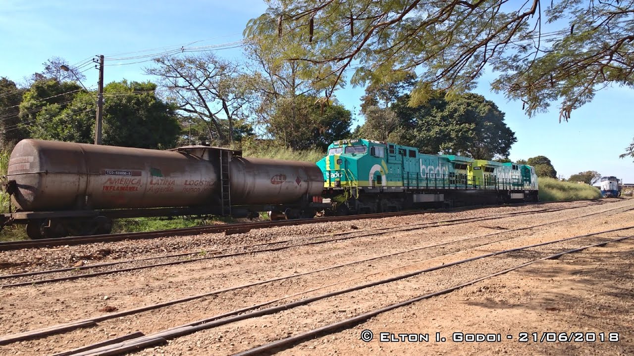 Dupla de Dash 9 Brado e Dash 9 ALL manobrando vagões tanques após descarrilhamento em Maringá ...