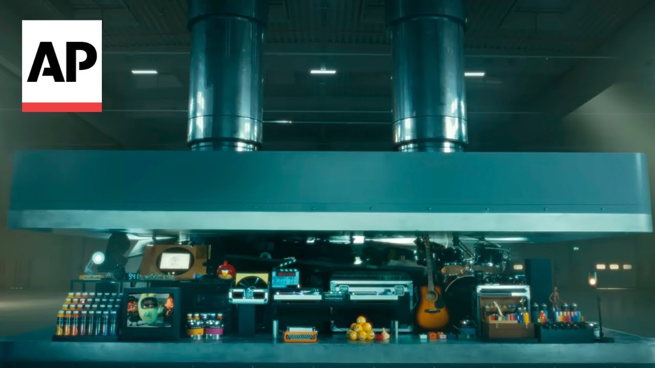 Apple faces backlash over iPad ad showing machines crushing creative ...