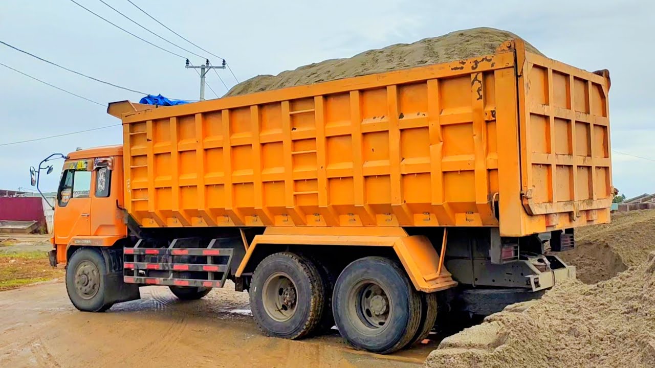 Dump Truk Fuso 10,Roda//Mobil Truk Besar Jomplang Muatan Pasir Super ...