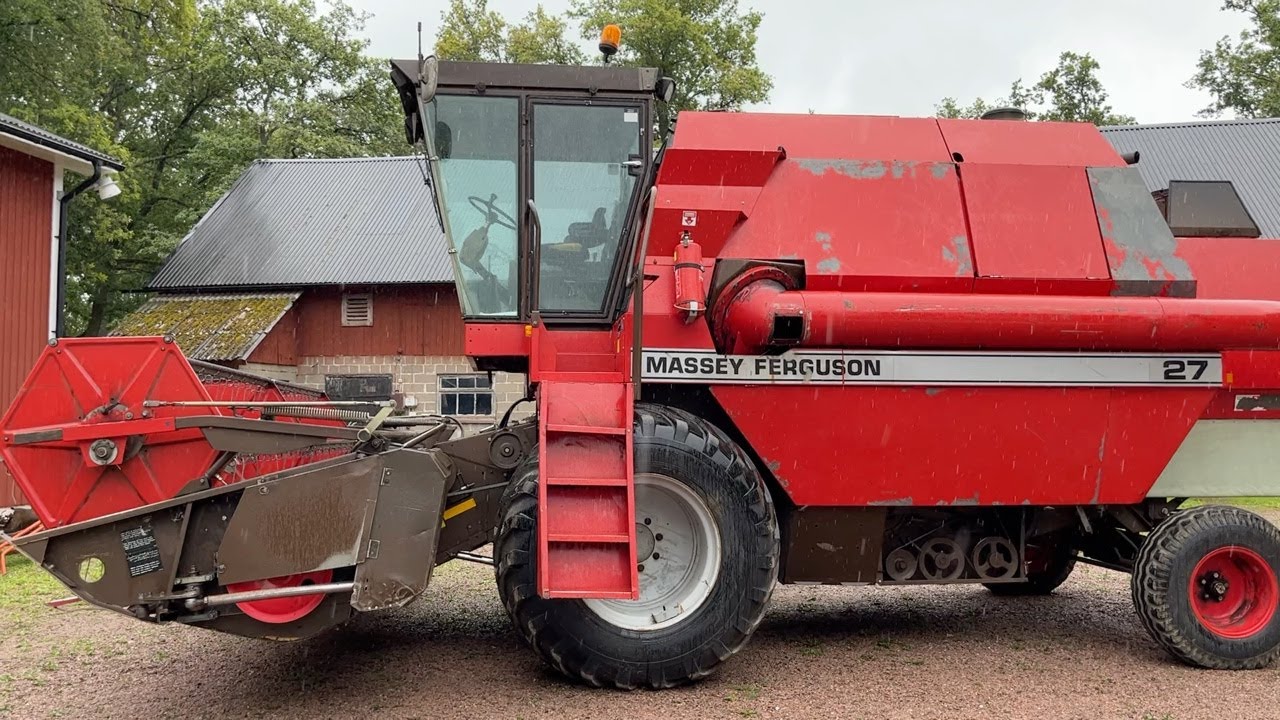 Köp Skördetröska Massey Ferguson MF 27 med skärbord 14 fot på Klaravik ...