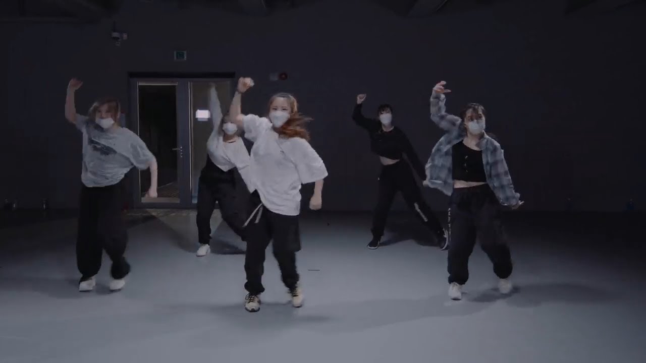 Smokin Out The Window Loveeeeeee Song - Dance Cover || and 1MILLION ...