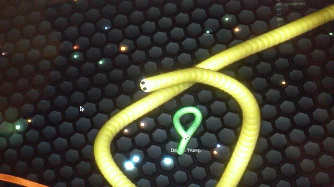 Slither.io playing and showing the creepy level - YouTube