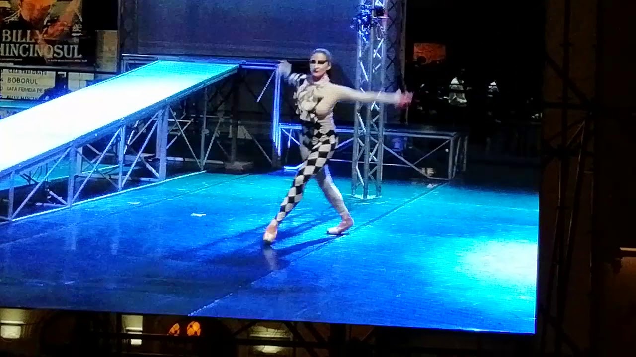 Dancing Queen - YouTube