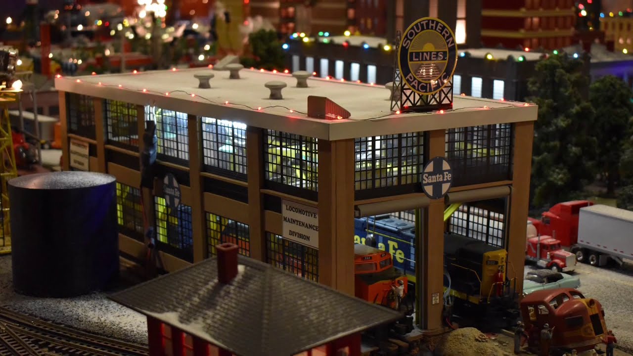 Christmas at Old Town Model Railroad Depot (mostly pictures) - YouTube