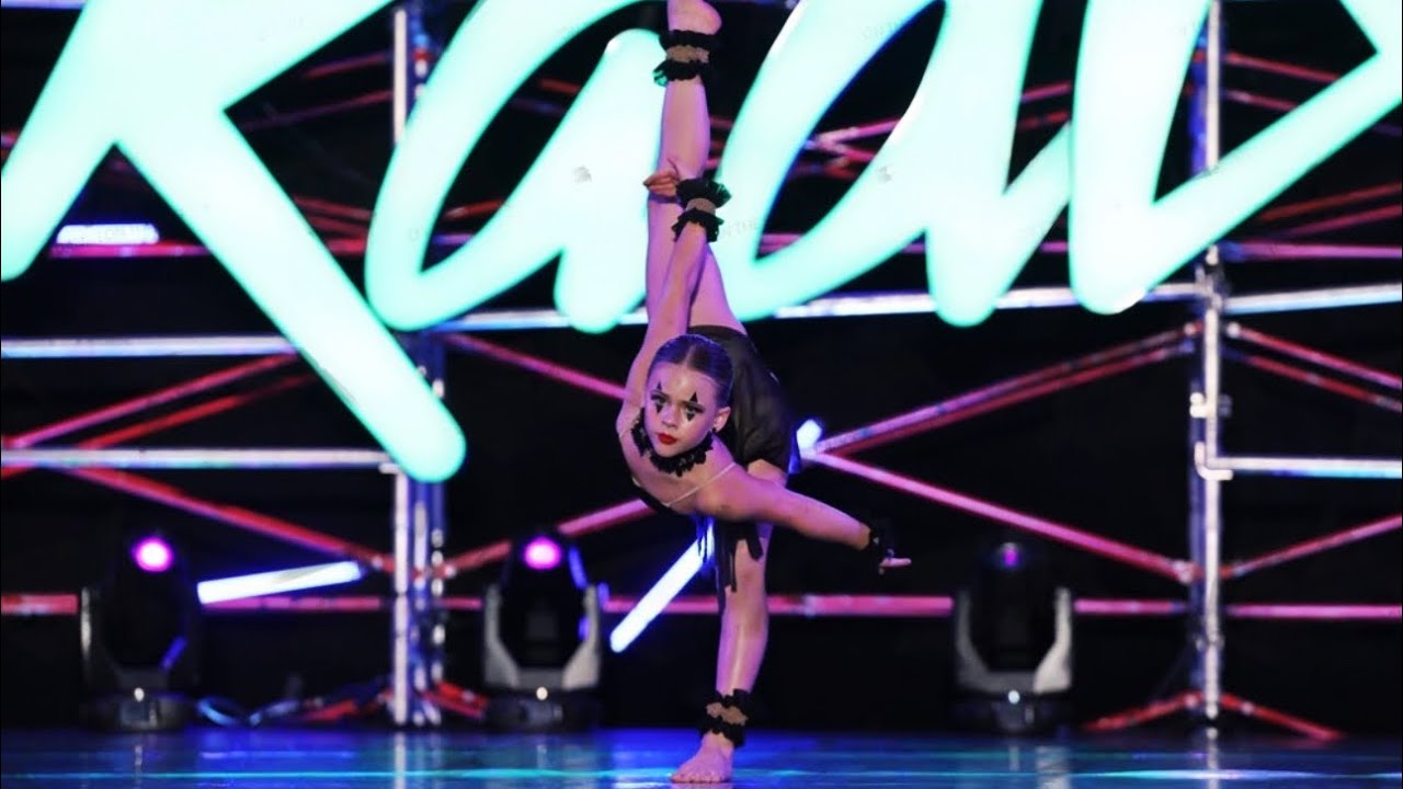 Lainey Hess - Defeated Clown - YouTube