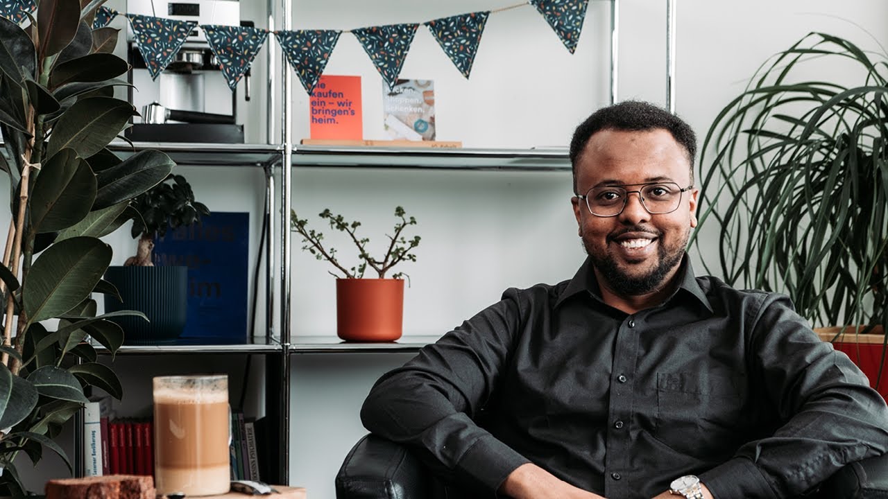 IG Arbeit, Jahresbericht 2022 - Darig erzählt über seine Ausbildung bei ...