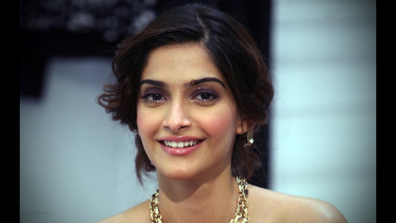 Sonam Kapoor: What Makes The Actress Bold & Beautiful - BT - YouTube