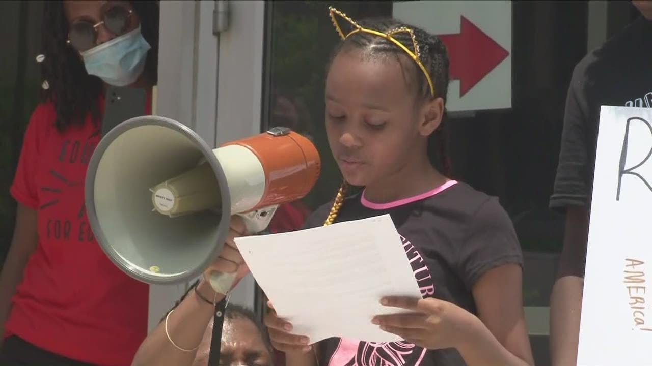 5th grader recites poems about Black students at Juneteenth rally in DC ...
