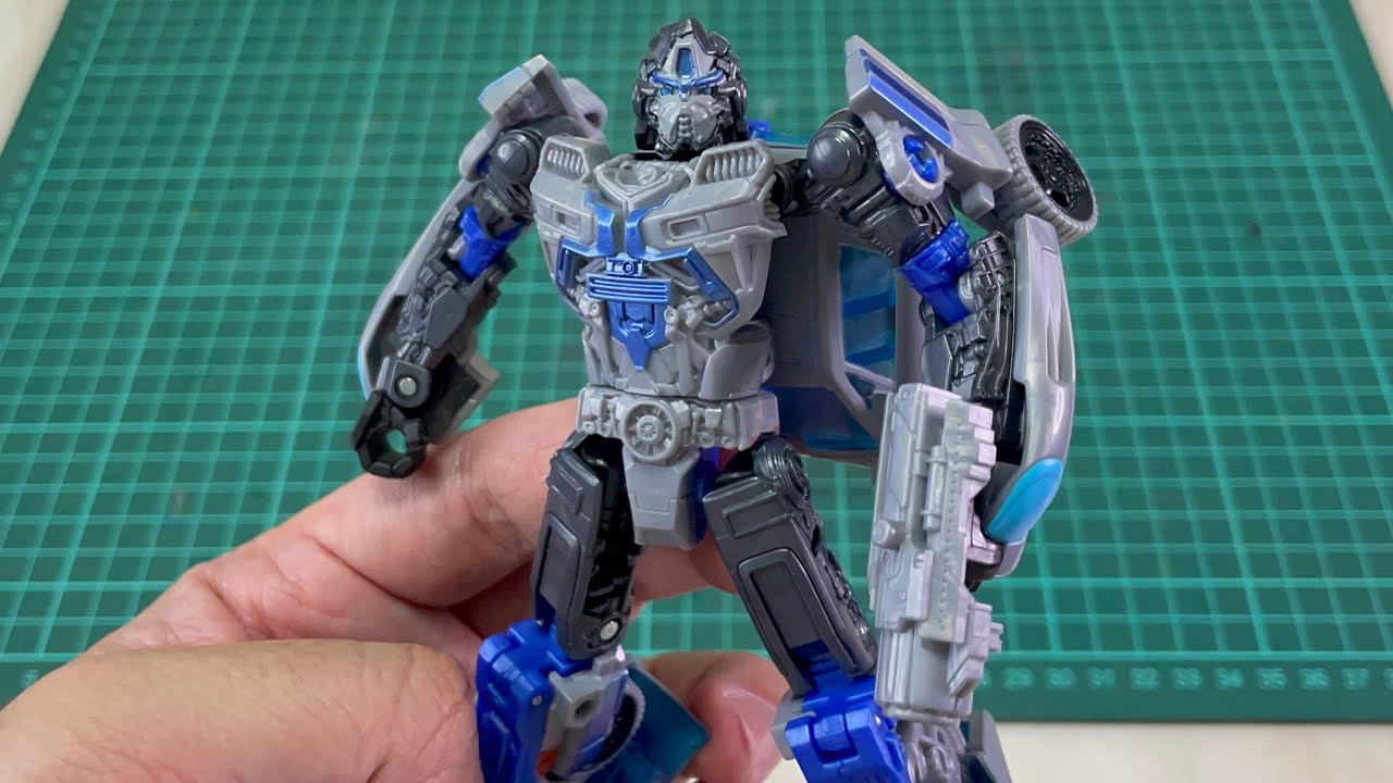 Transformers Rise of the Beasts Deluxe Class Autobot Mirage (Robot mode ...