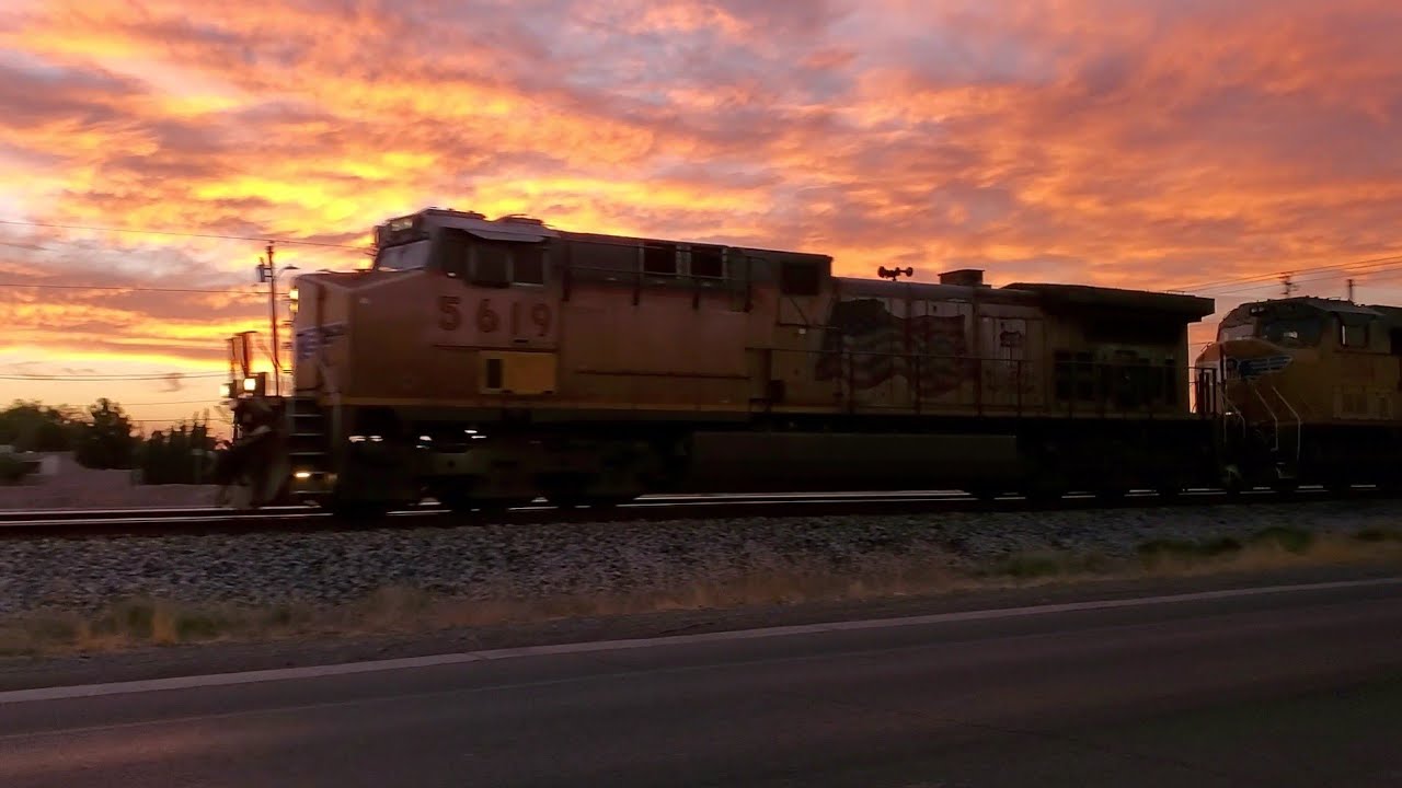 WB Union Pacific 5619 Leads ZMNLA Intermodal Train in El Paso, TX 06/17 ...