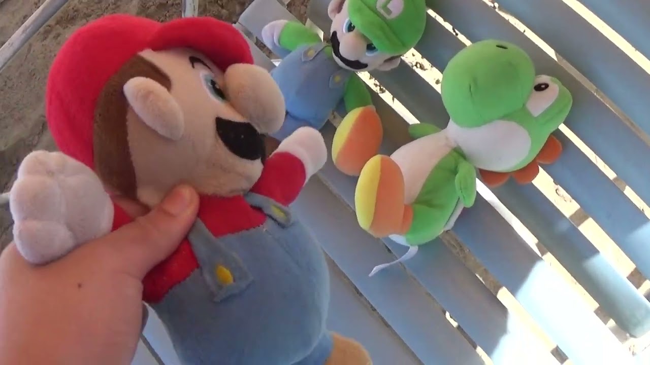 Super Mario Leo - Mario go to the Beach - YouTube