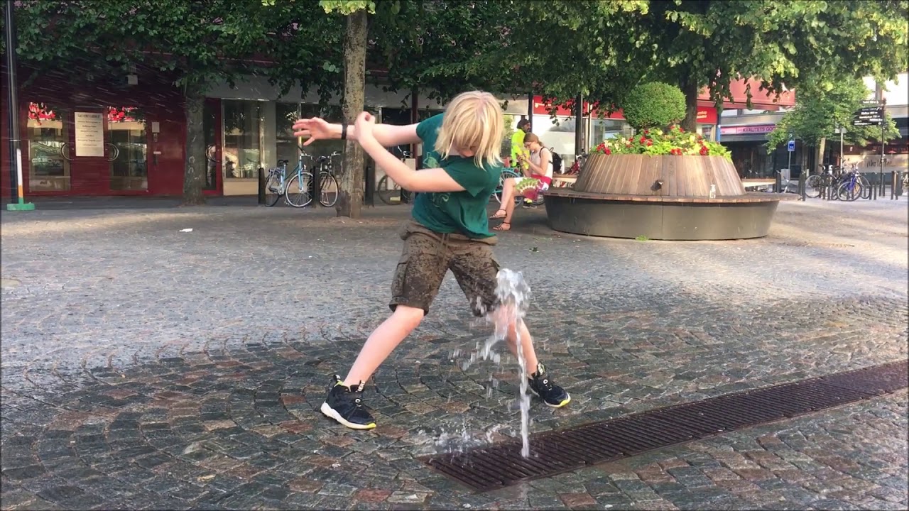 Water fighters - YouTube