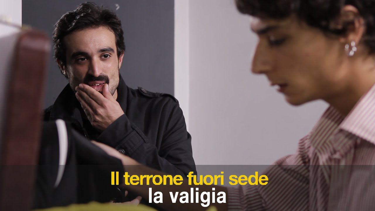 Il Terrone Fuori Sede - La Valigia - YouTube