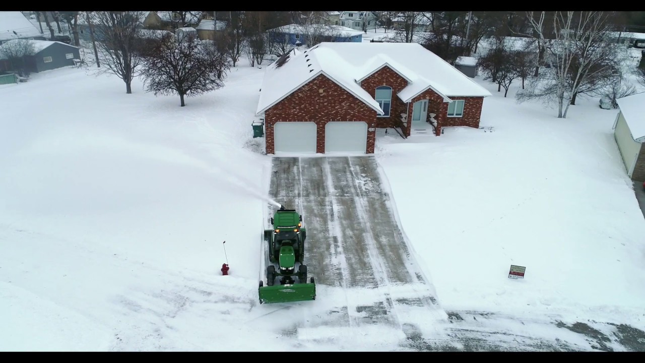 Snowblow two driveways in 6 minutes with Pronovost 80" Cyclone and John ...