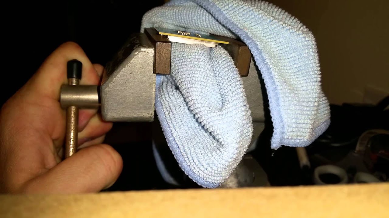 Intel delid with vice only - YouTube