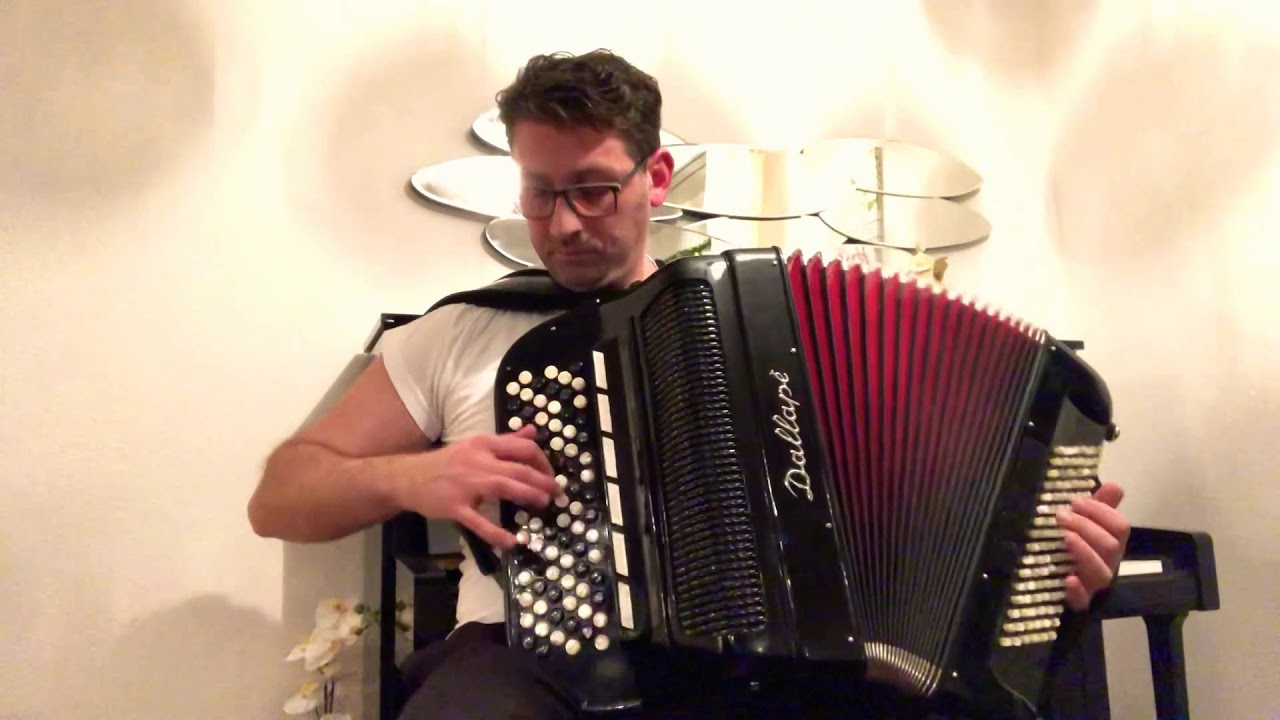 Micina setnja-Miodrag Mica Ivanovic by Milovan Krgovic - YouTube