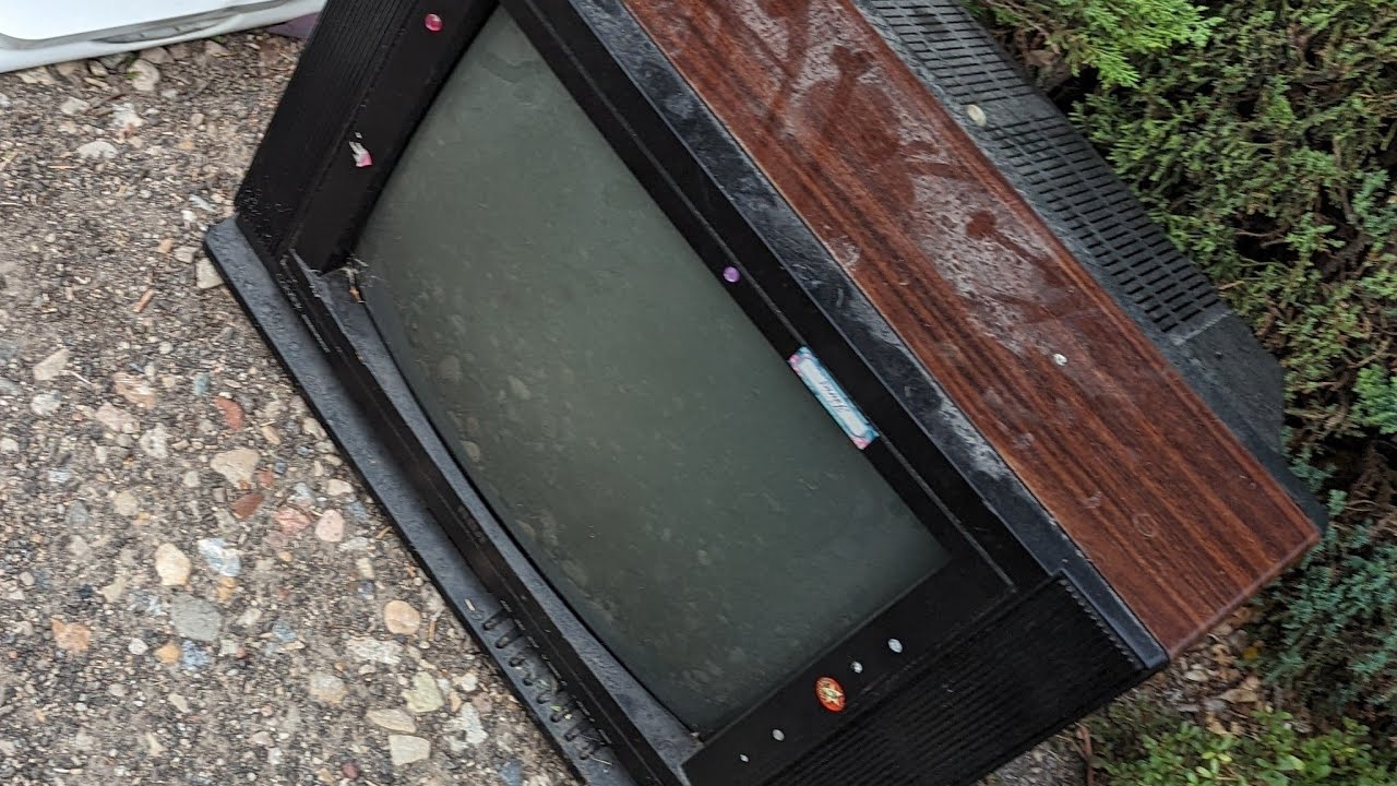 RCA F20551WN Woodgrain CRT TV - YouTube