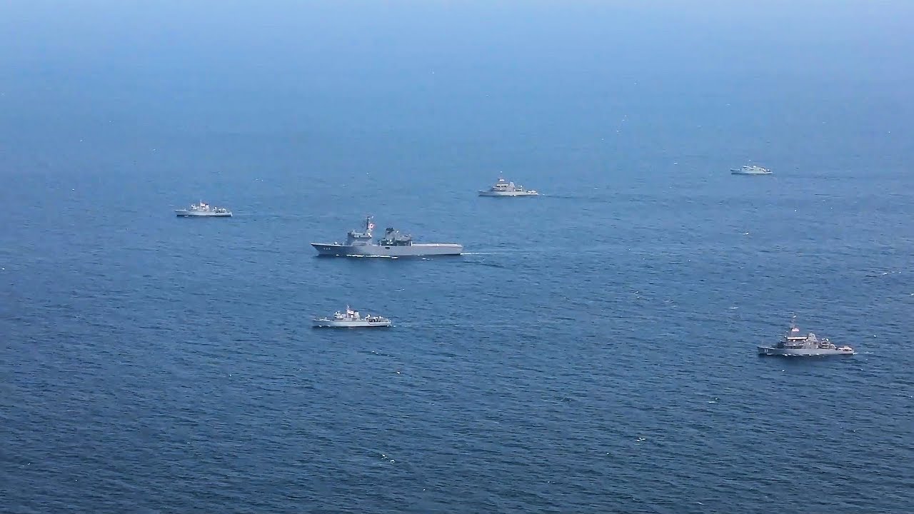 Allied Ship Formation - IMX19 - YouTube