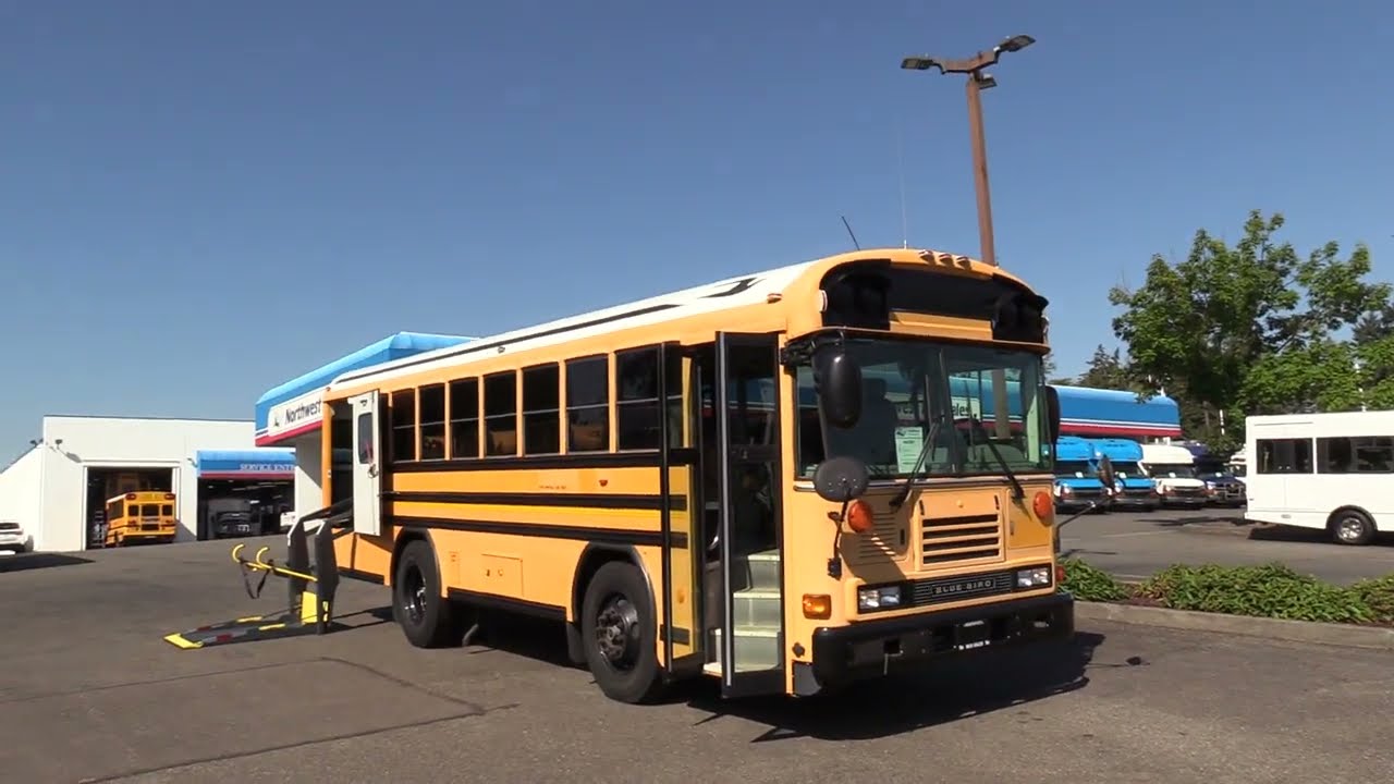 2007 Blue Bird All American 20 Passenger + 2 Wheelchair Short School ...