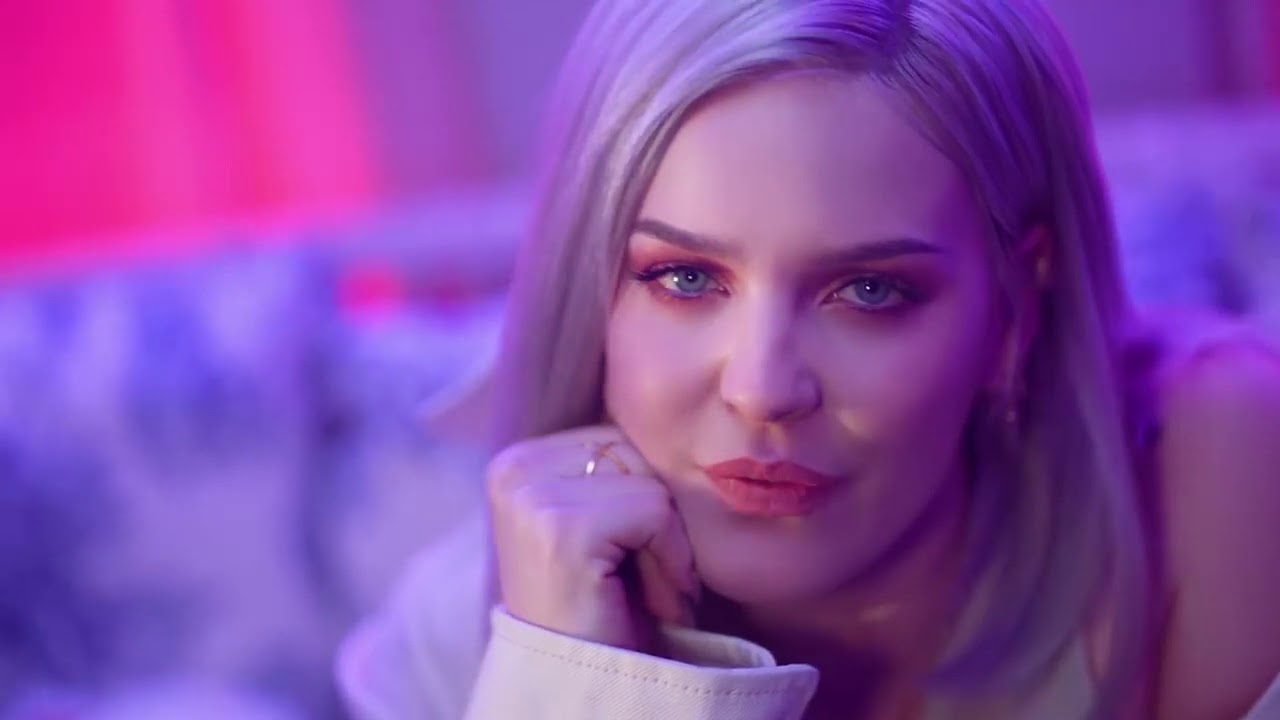 Marshmello & Anne Marie FRIENDS - YouTube