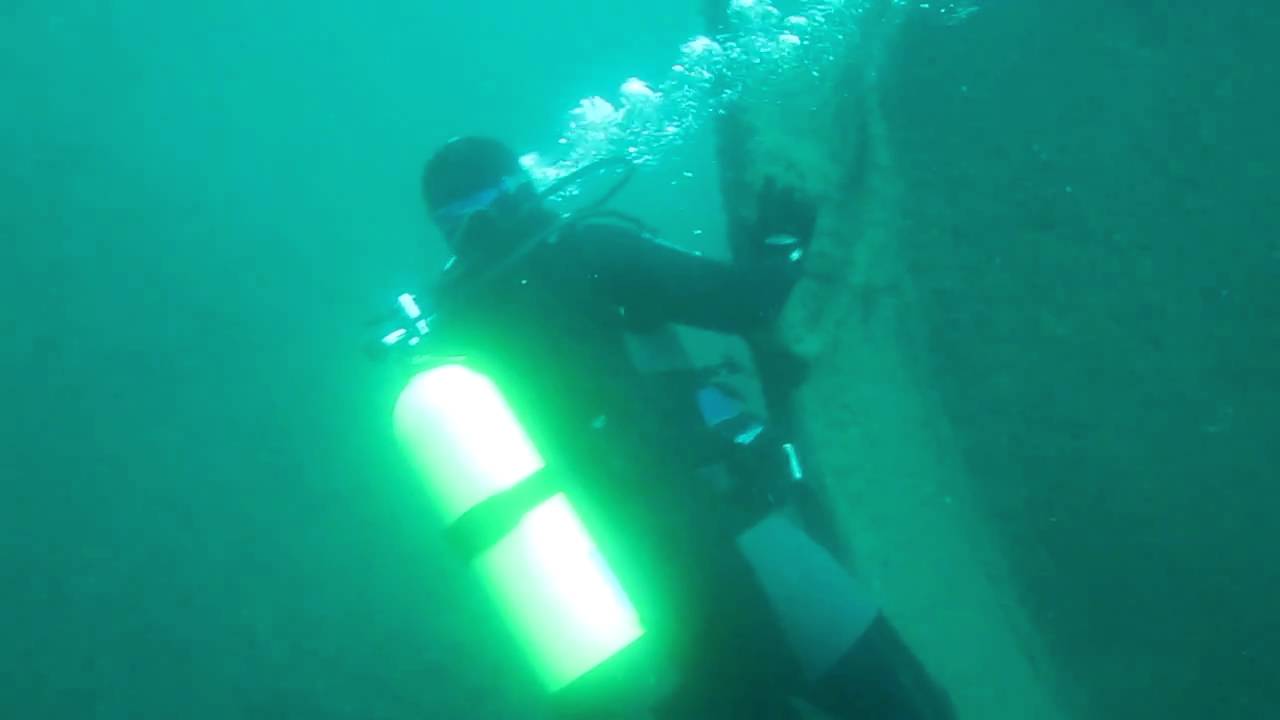 Swim through on Madeira Ship Wreck / Scuba Diving - YouTube
