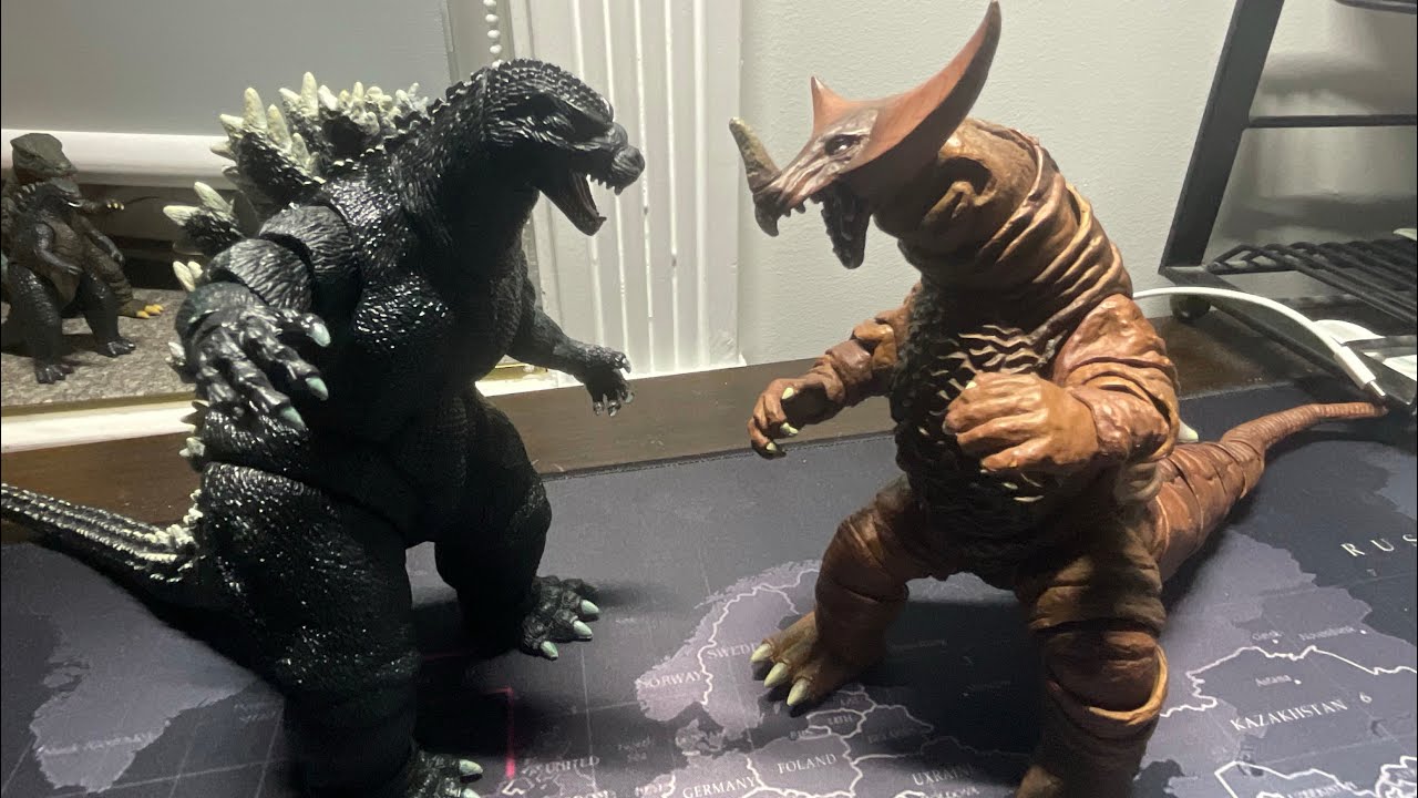 Godzilla vs Gomora (stop motion short battle) - YouTube