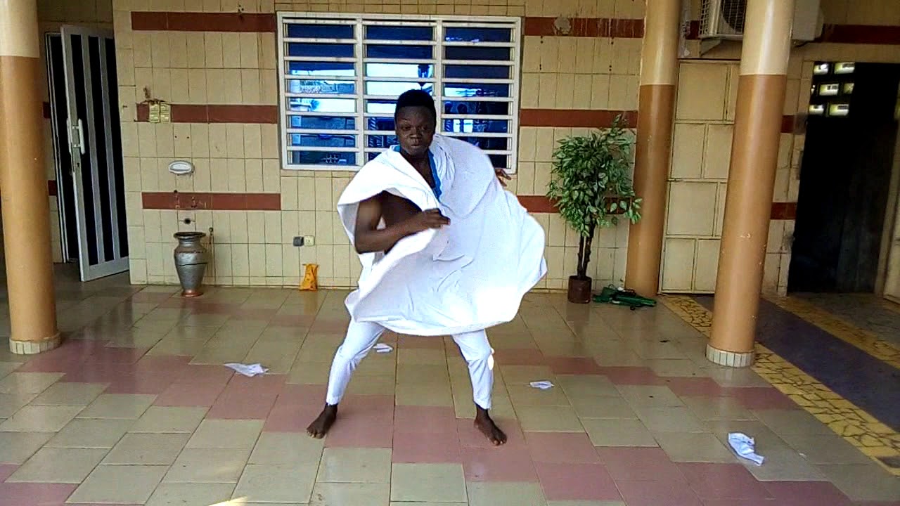 LA DANSE TRADITIONNEL AGBADJA - YouTube