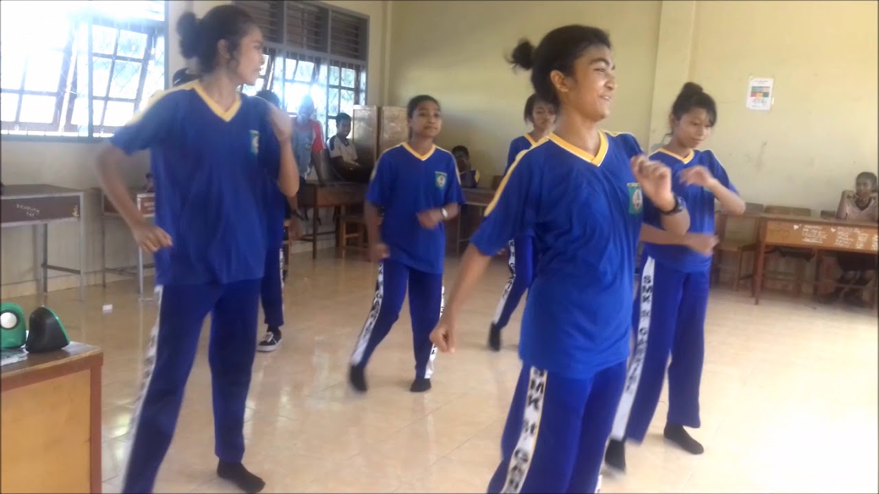 Senam Tabelo, SMK St. Gabriel Maumere - MEGASINT - YouTube