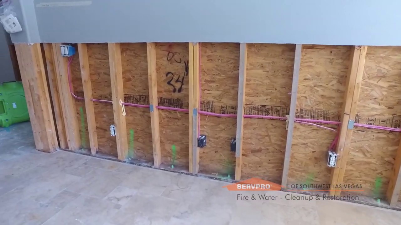 How To Remove Drywall - Over The Shoulder Straight-Line Wall Cut Out ...