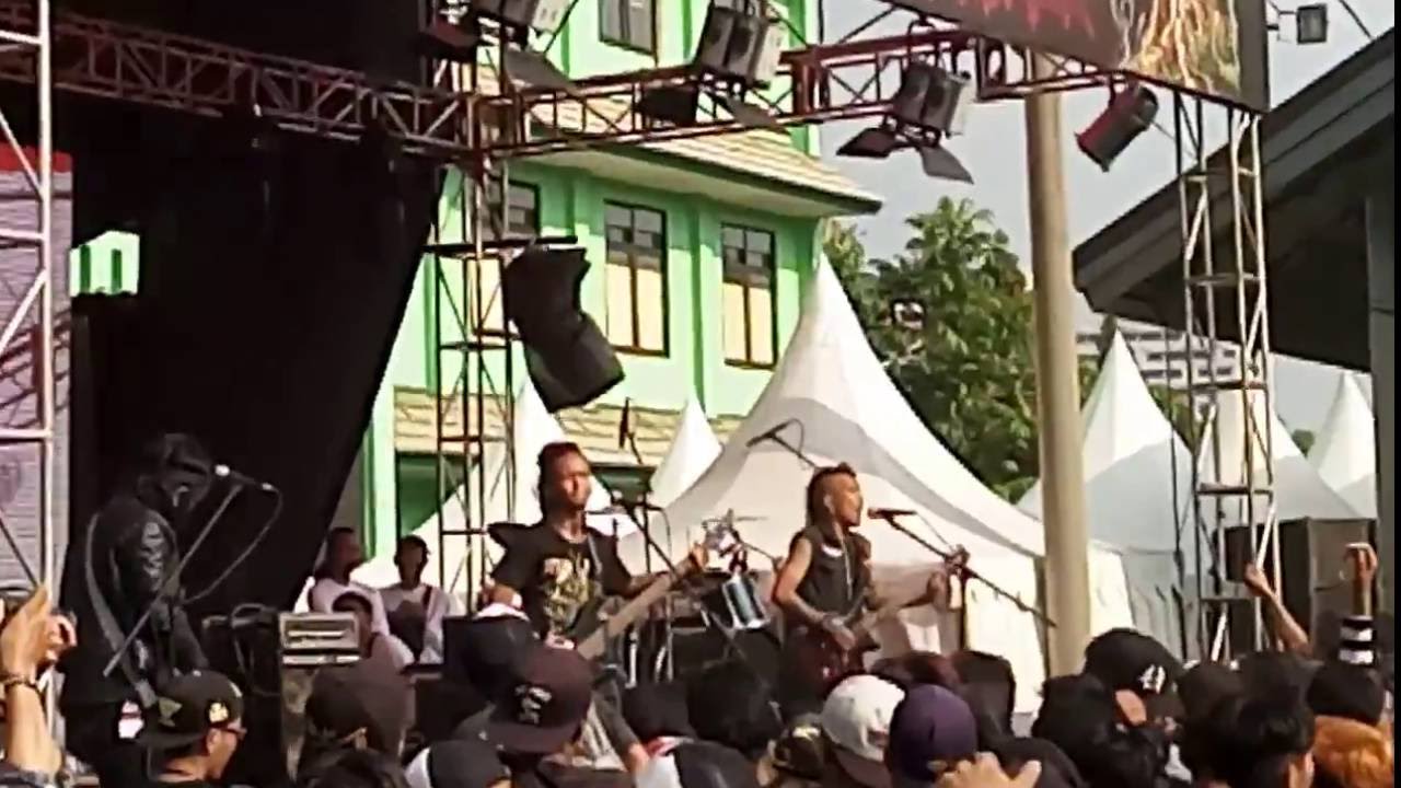 Crewsakan - My Little Bullet Live at Hellprint Monster tour 2016 - YouTube