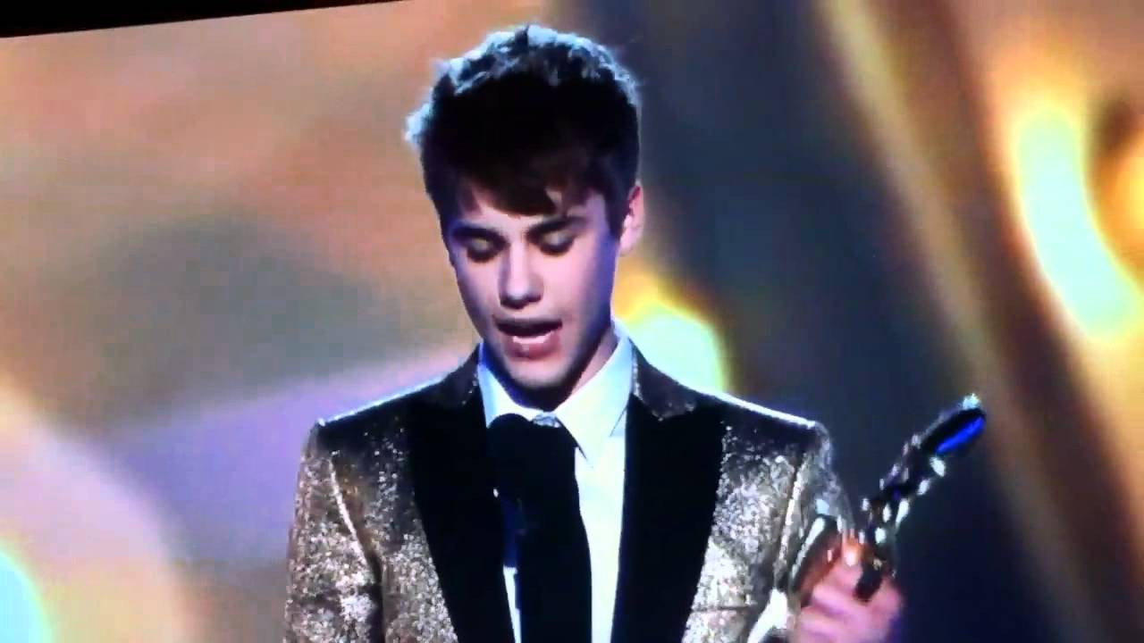 Justin Bieber at the Billboard Awards - YouTube