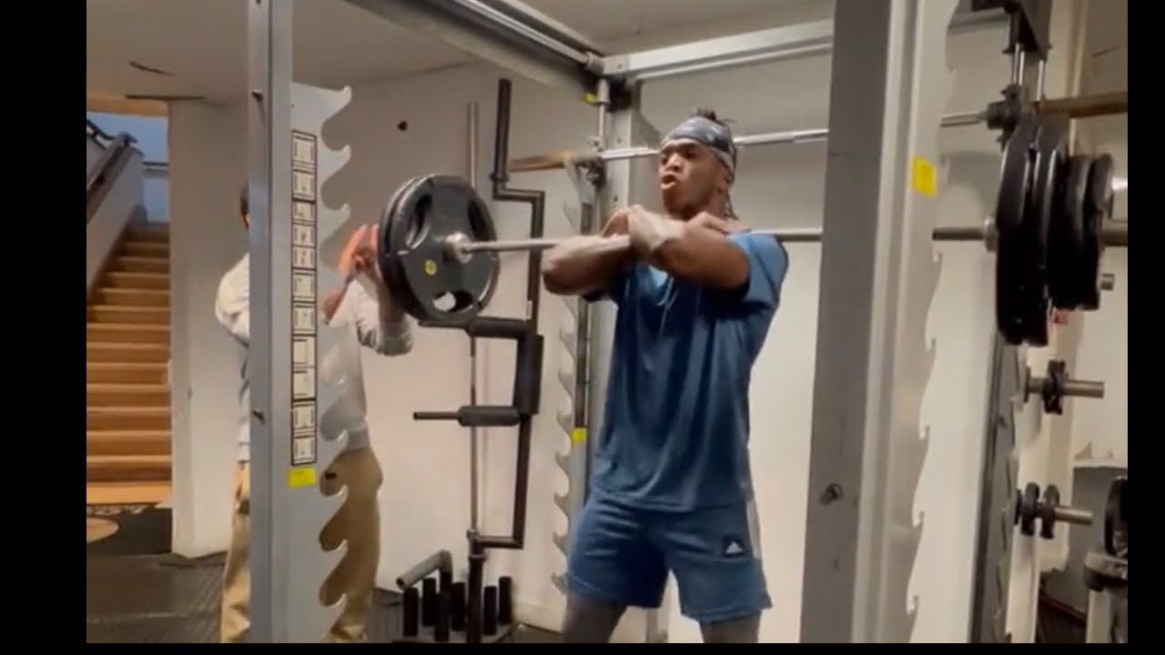 How is My Form Vs KSI Squatting 130KG - YouTube